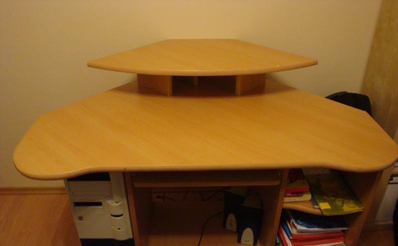 Predám rohový - pc stôl - Stoly Bratislava - Na Predaj .EU