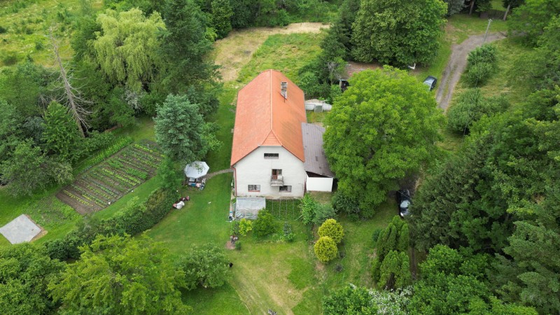 Predám priestranný vidiecký dom v blízkosti lesov a prírody. - Rodinné ...
